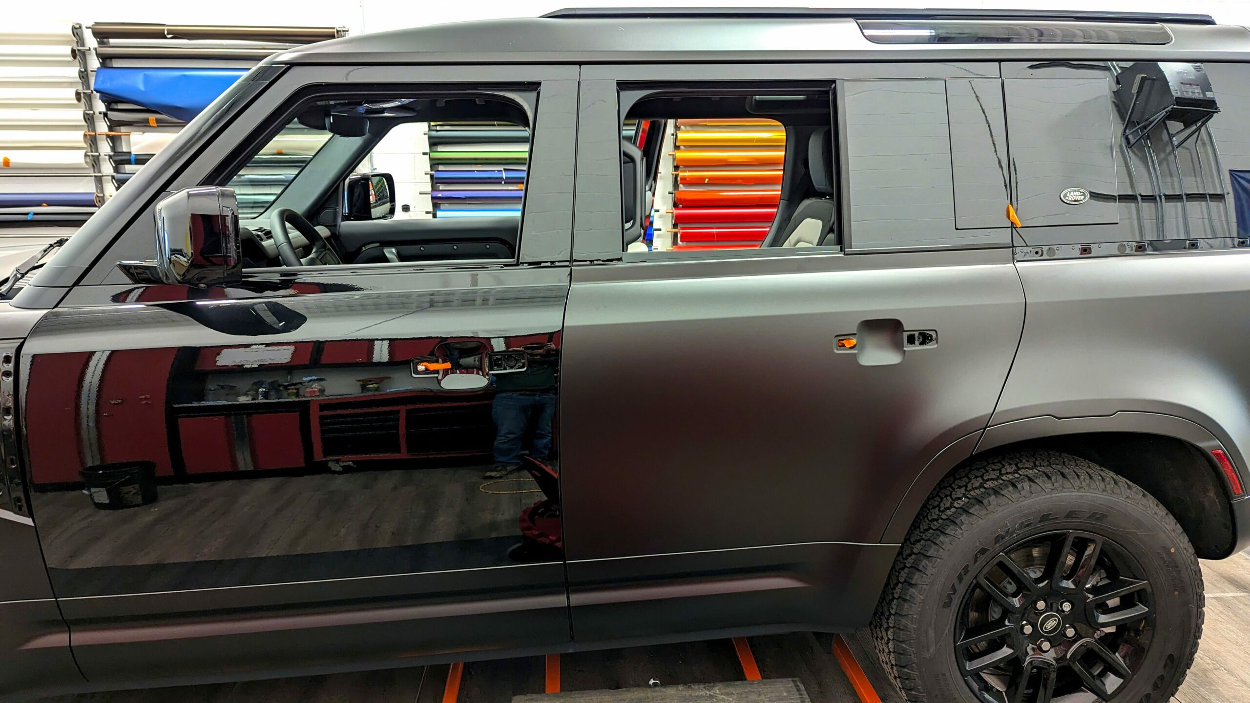 Land Rover Defender Matte Phantom Black - Concept Wraps
