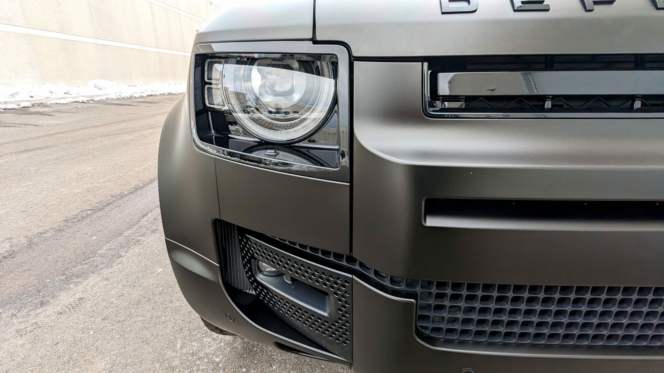 Land Rover Defender Matte Phantom Black - Concept Wraps