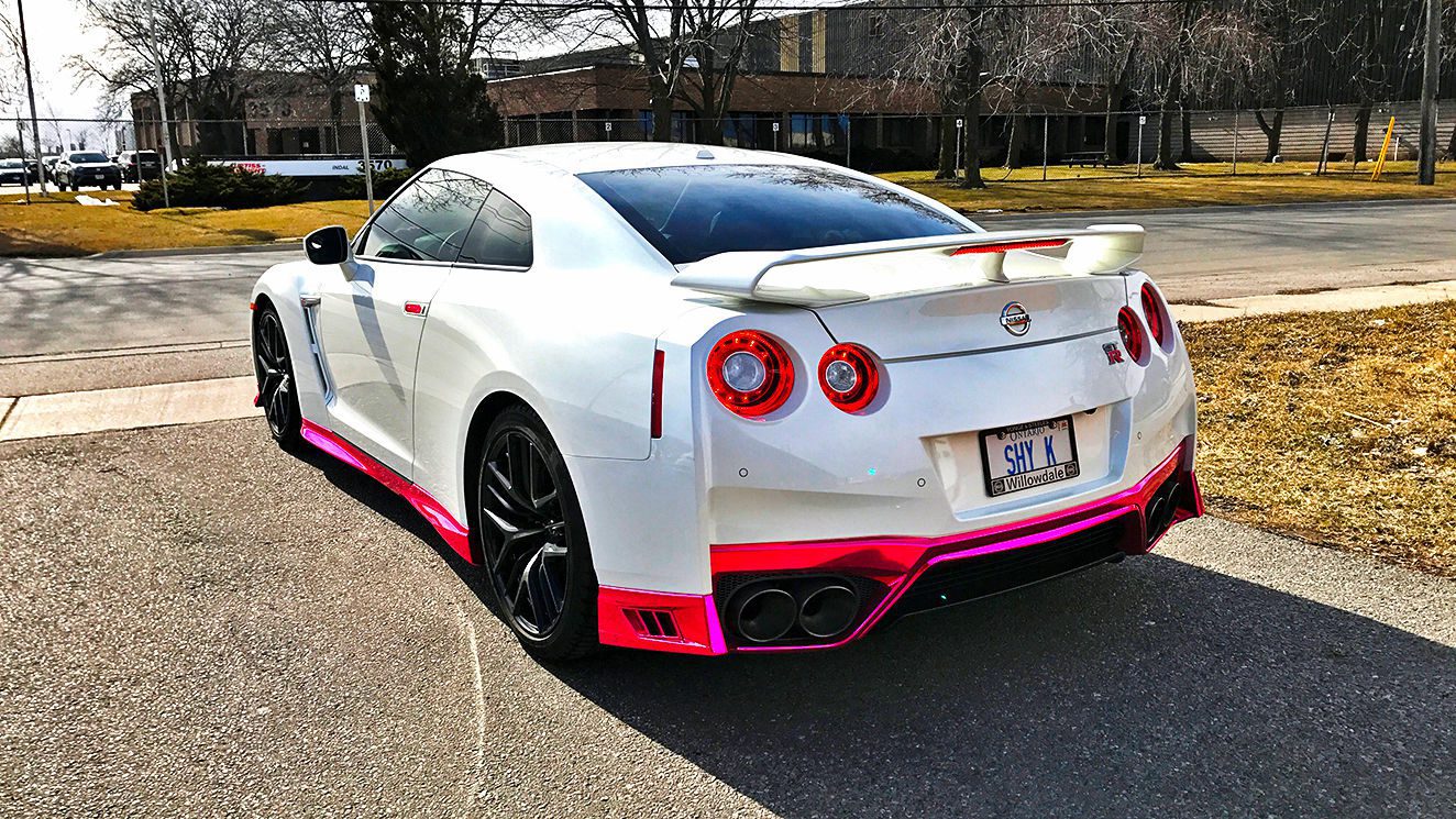 Nissan GTR Pink Chrome - Concept Wraps