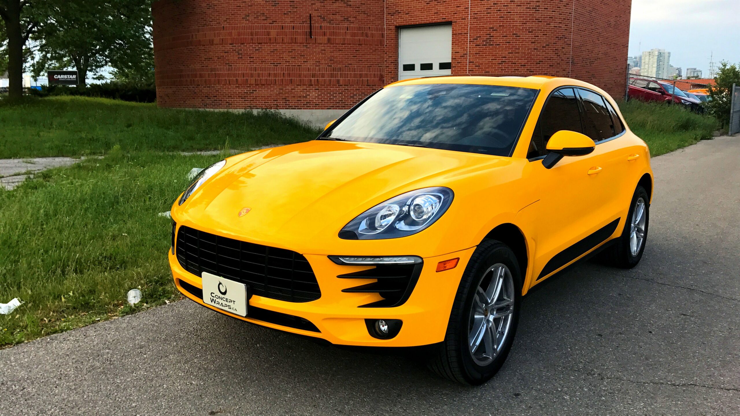 Porsche Macan Sunflower Yellow - Concept Wraps