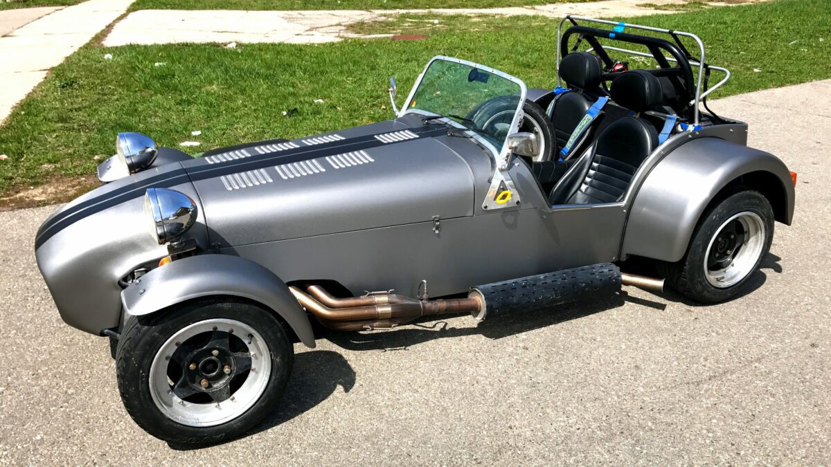 92 Lotus Caterham Brushed Titanium - Concept Wraps