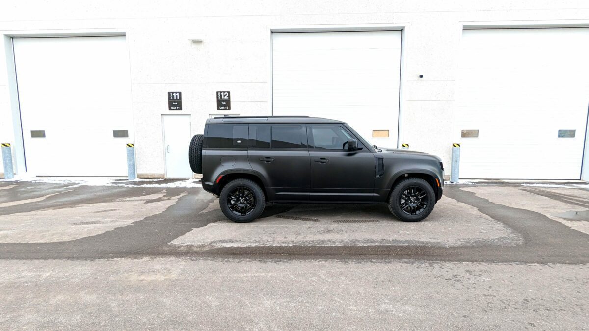 Land Rover Defender Matte Phantom Black - Concept Wraps