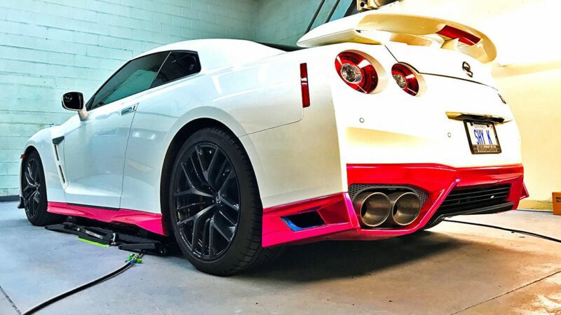 Nissan GTR Pink Chrome - Concept Wraps